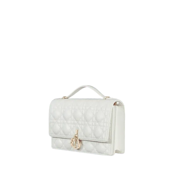 The Ultimate Guide to White Designer Purses: Find Your Perfect Bag