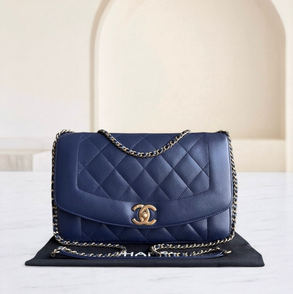 Dévoiler le logo emblématique de Chanel : le symbole du luxe et de l ...