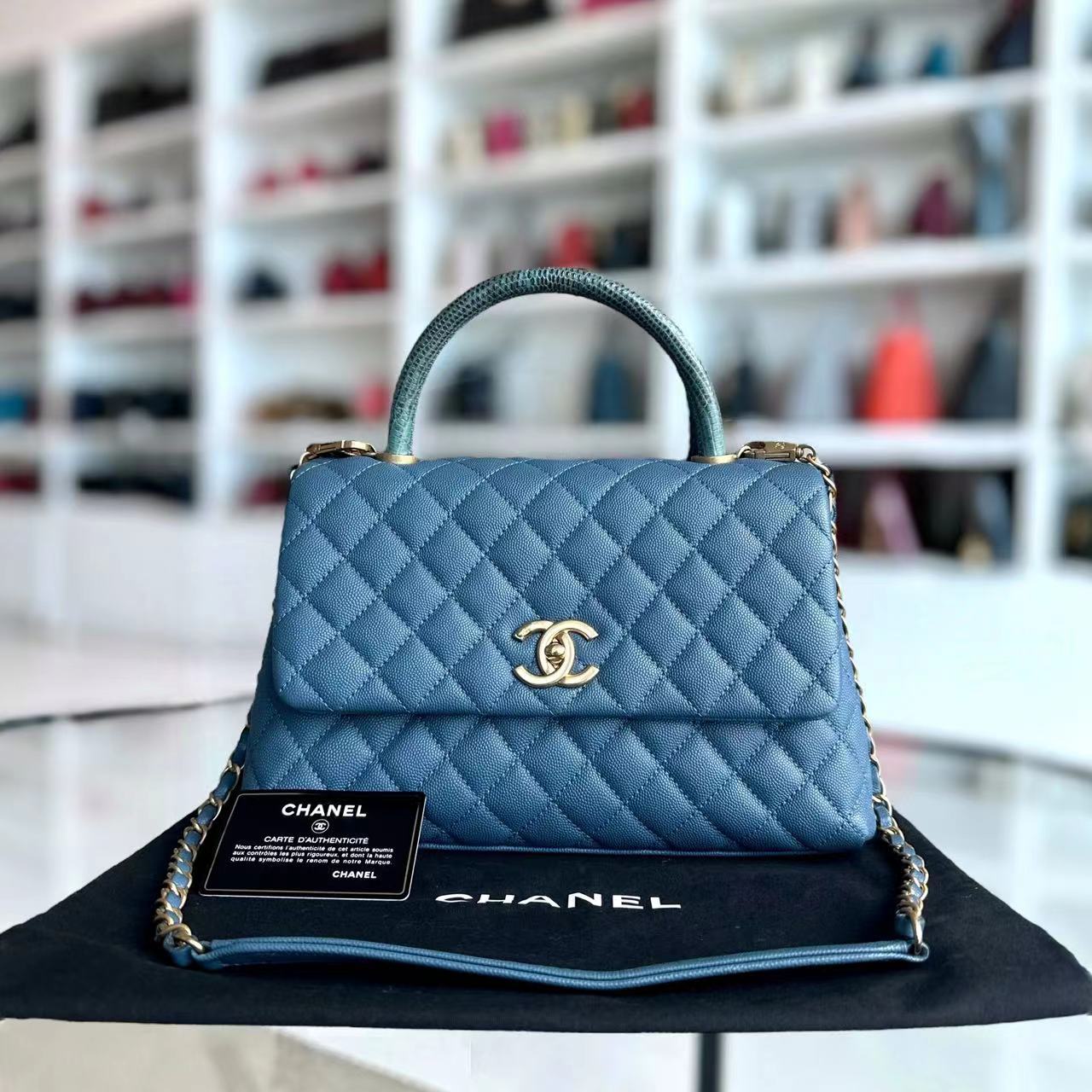 Caviar Coco Handle Medium Quilted Calfskin Blue Golden Hardware Series