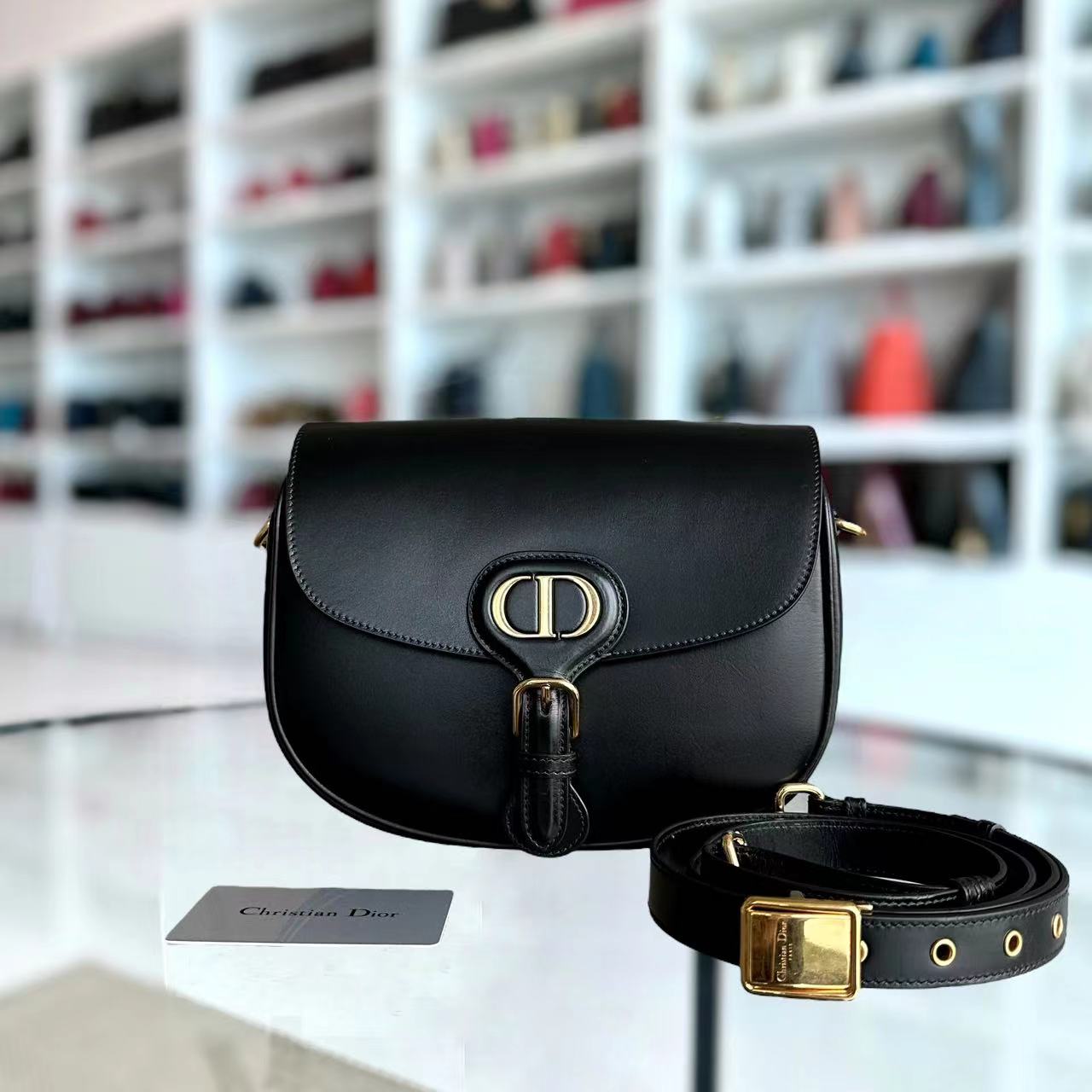 Bobby Medium Smooth Calfskin Black GHW